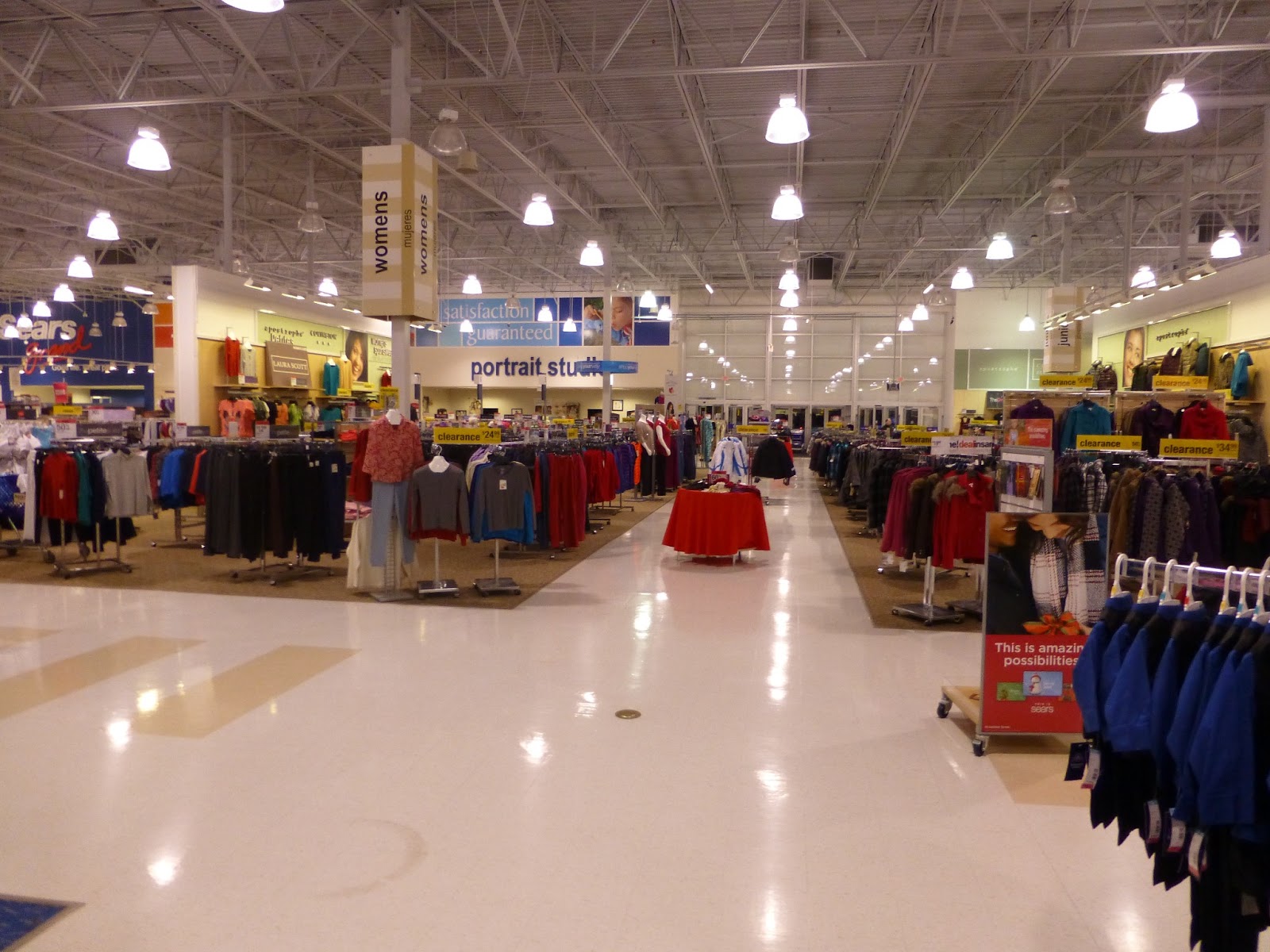 Dead and Dying retail: Sears Grand in Solon, Ohio