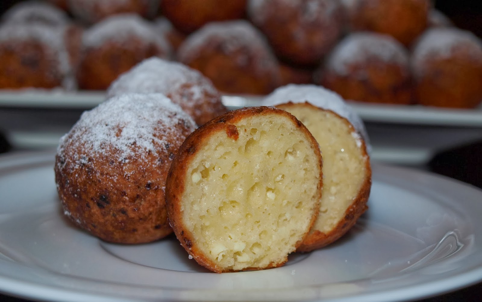 baltoje lėkštėje: Varškės spurgos