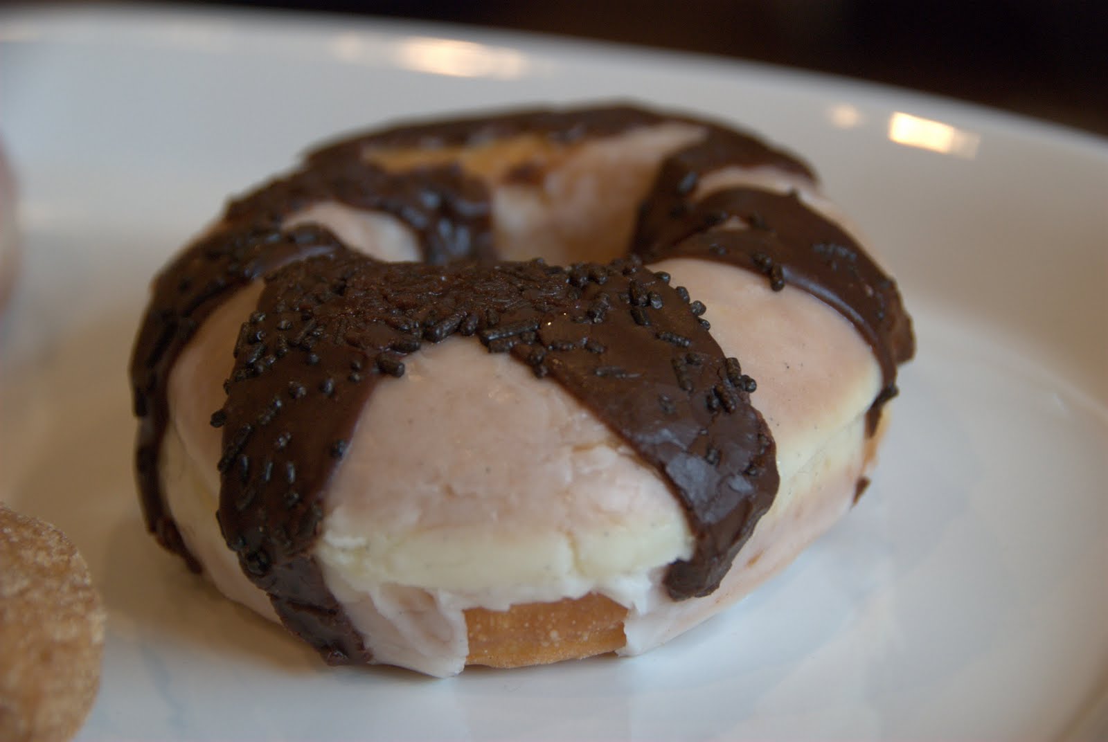 The Savory Hunter: Chicago: Unlocking the Doughnut Vault
