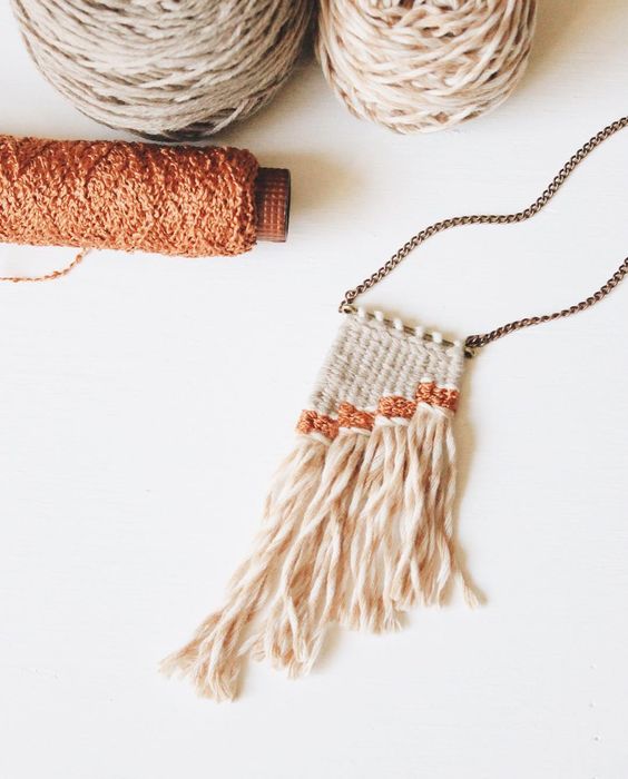 Telar : Collares textiles.