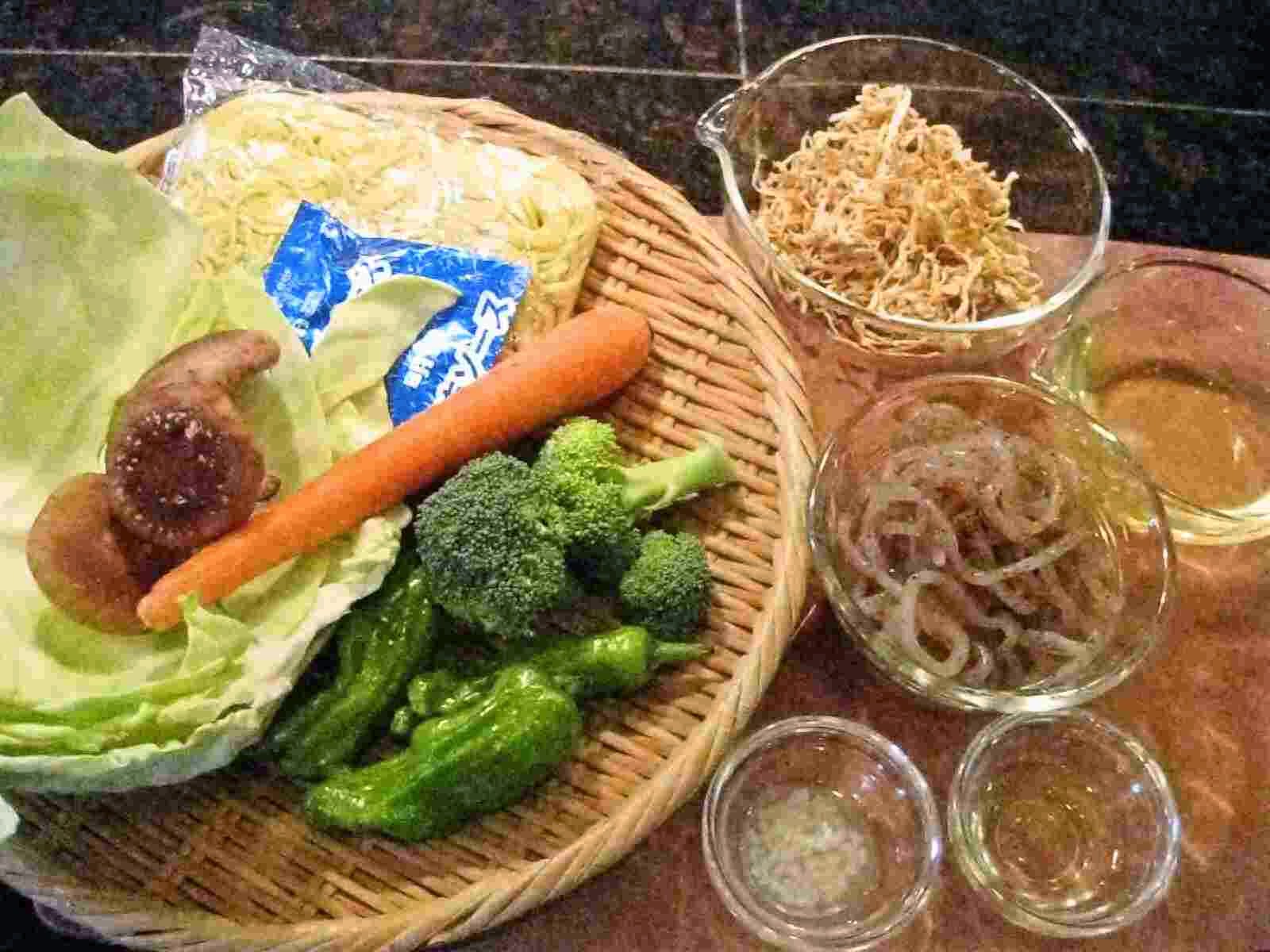 Recipes for Tom: Kiriboshi-daikon to itokon iri yasai yakisoba ...