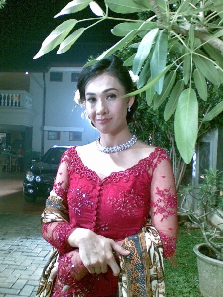 Cut Sarra | Sharing Foto Artis Indonesia