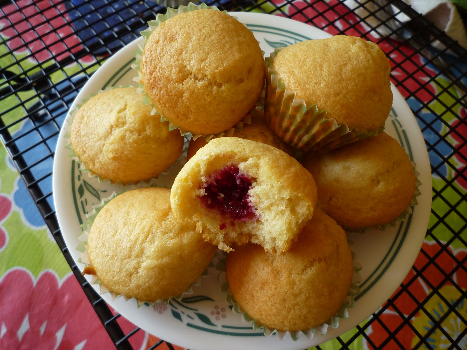 The Messy Organic Mum: Honey Cupcakes