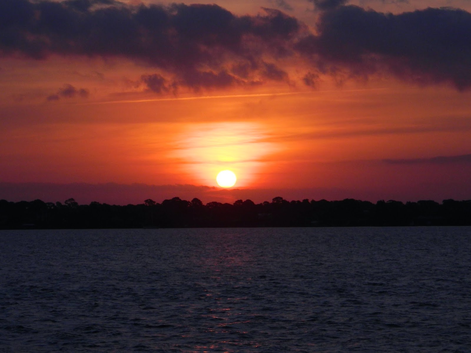 Lise's Log Cabin Life: Red Sun In The Morning...