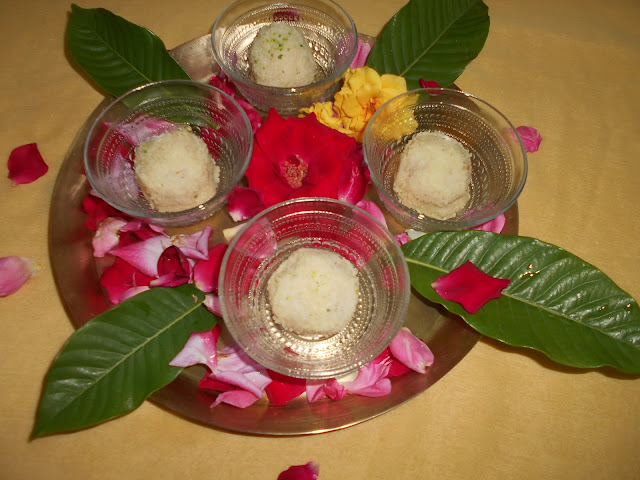 Paramita's Kitchen: Kheer Kadam / Ras Kadam Recipe