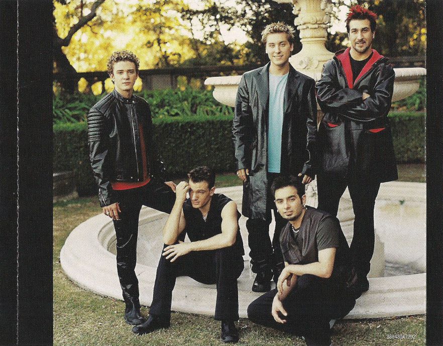 Encarte: *NSYNC - The Essential - Encartes Pop