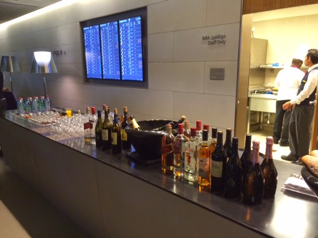 Qatar Airways Privilege Club Gold / Silver Lounge Hamad International ...