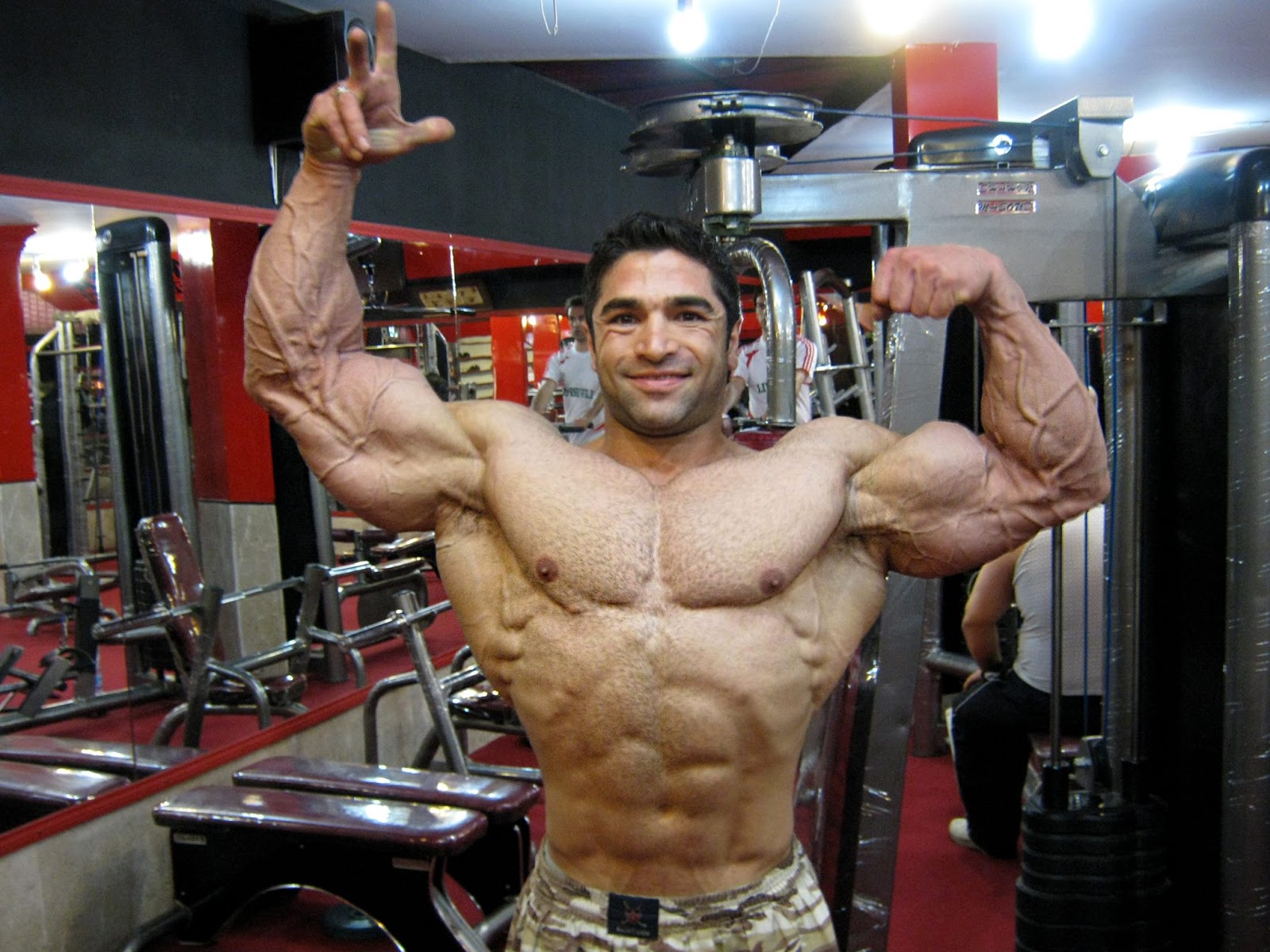 Muscle Lover: Iranian bodybuilder Majid Jameh Bozorg
