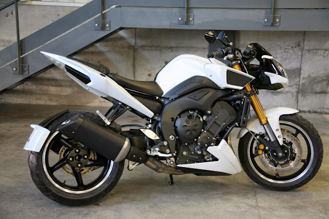 Racing Cafè: Yamaha FZ8 Hypermodified by Lazareth