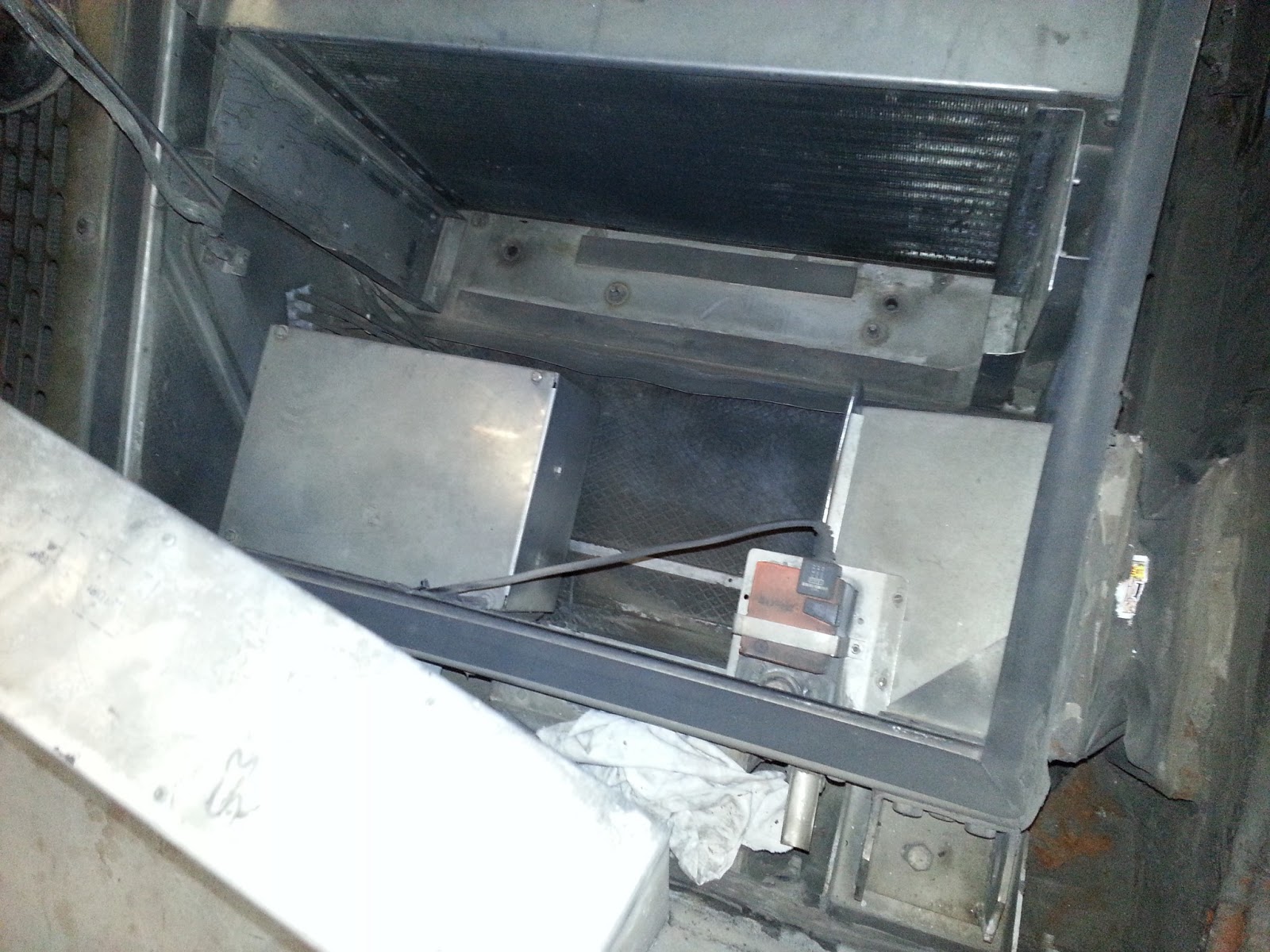 ELECTRICAL COACH CARE: LHB RMPU Pictures