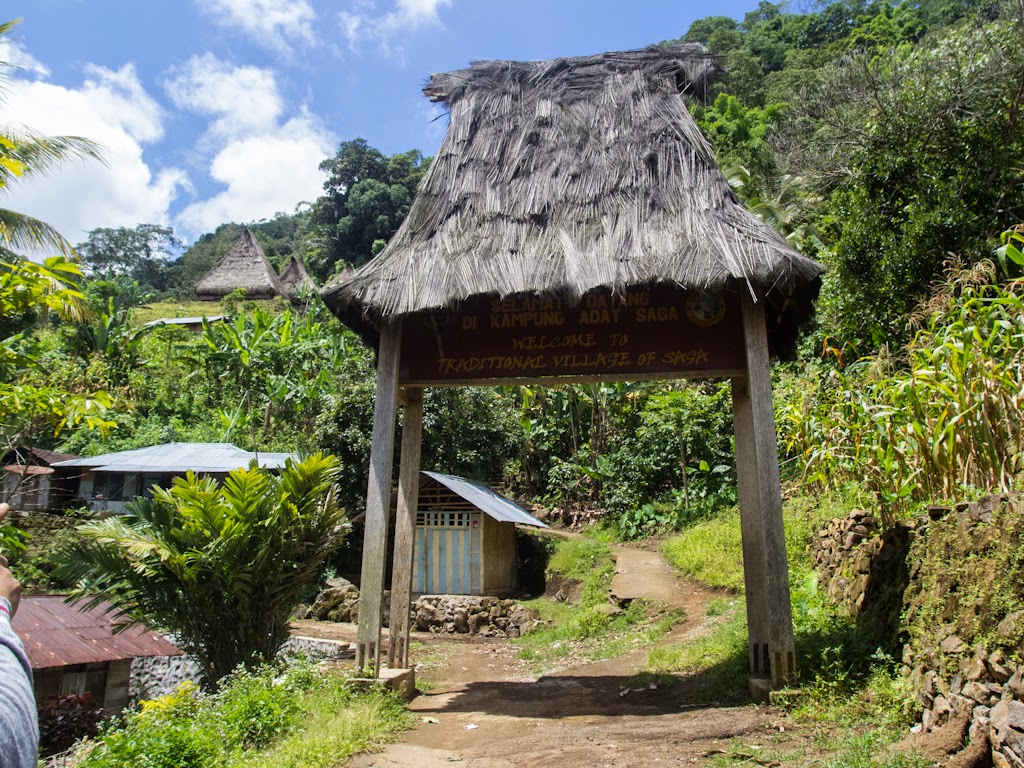 KAMPUNG TRADISIONAL SAGA / PERKAMPUNGAN ADAT SAGA | martindc