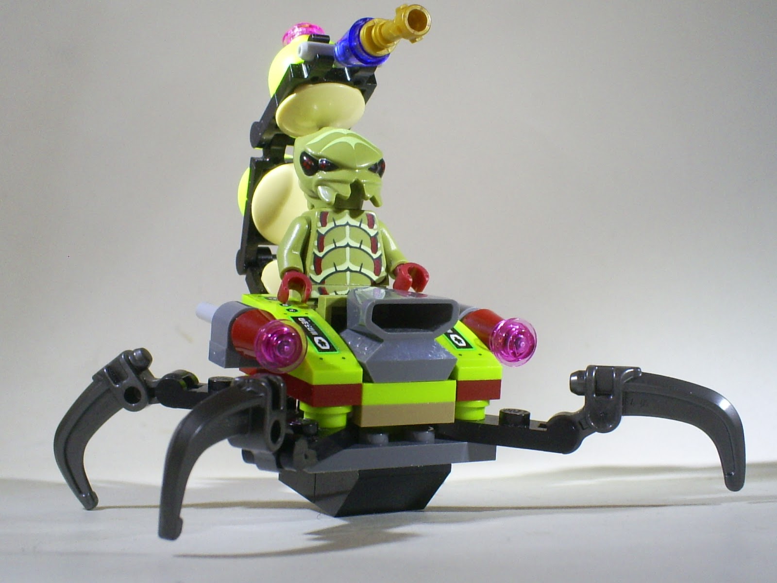 Lego Galaxy Squad Green Team