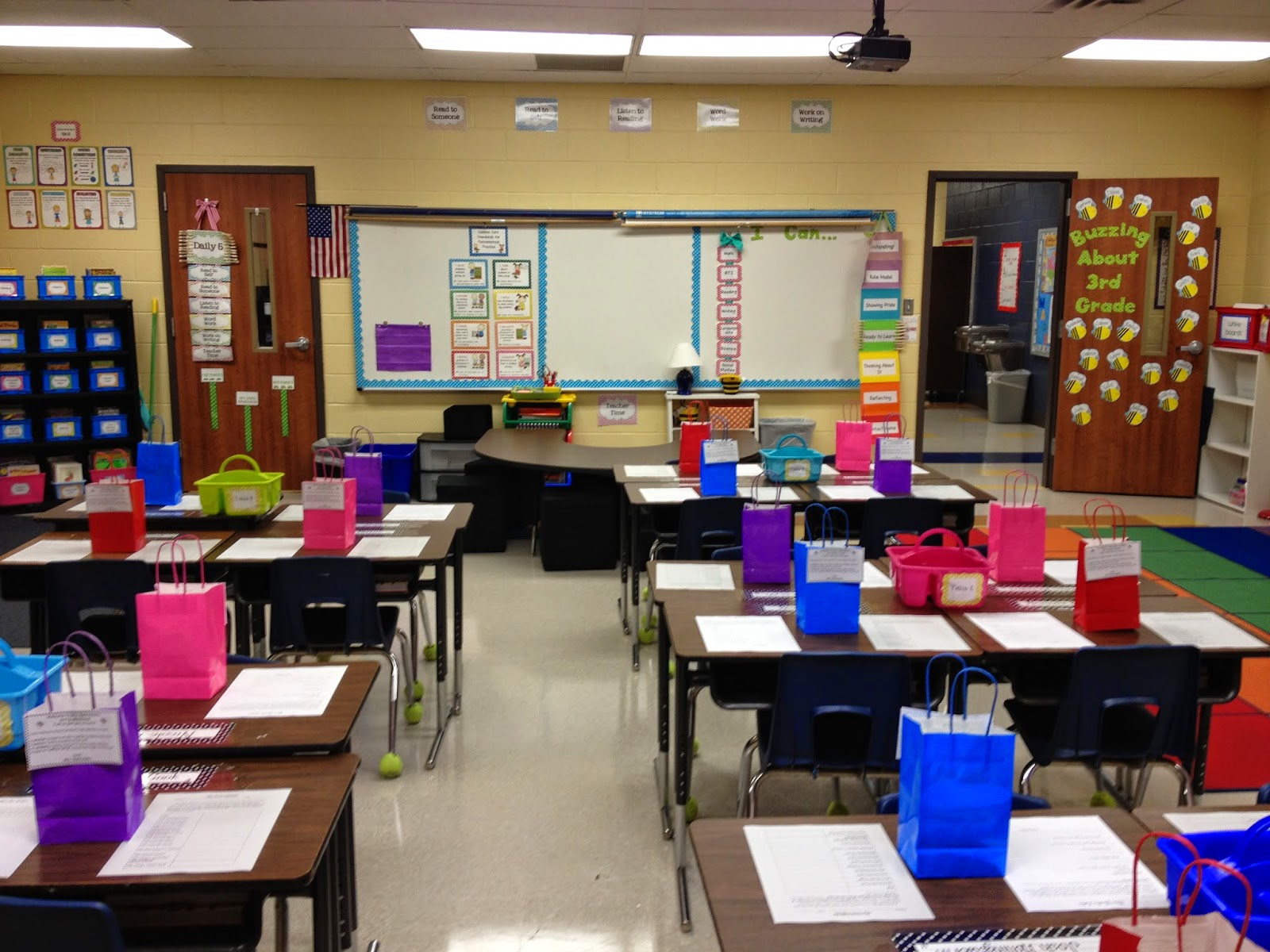 IMG_2715.JPG 1,600×1,200 pixels | 3rd grade classroom, Classroom layout ...