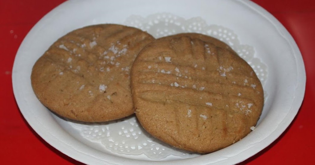 The Righteous Kitchen: Lana's Blue Ribbon Peanut Butter Cookies