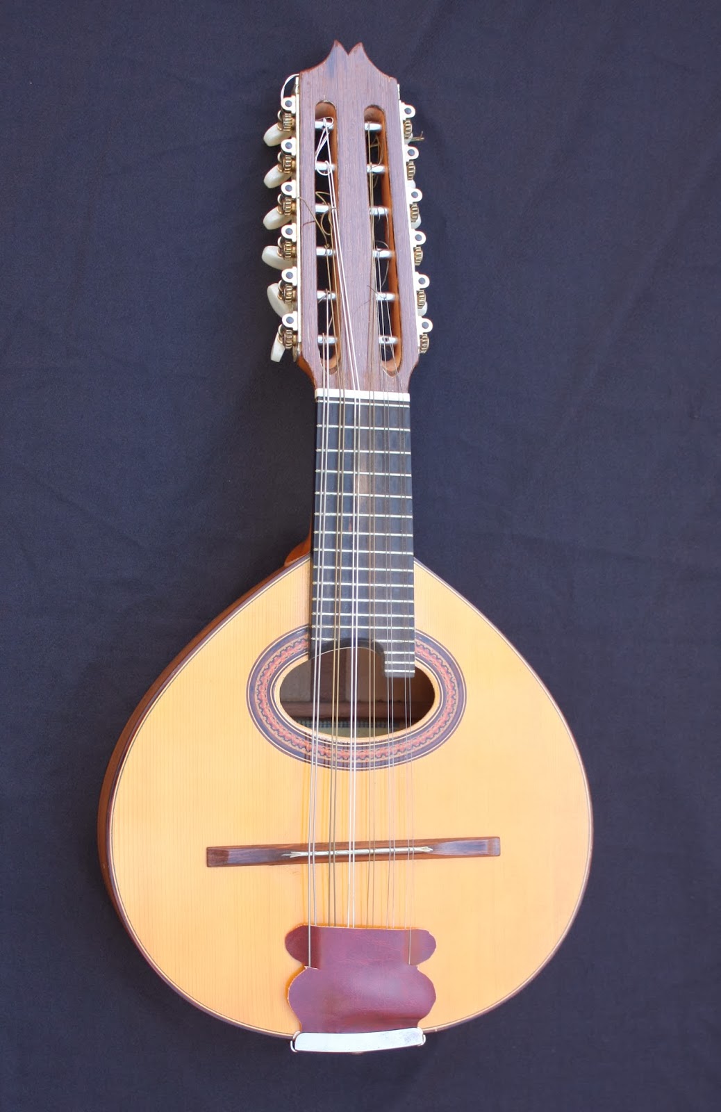 Orquesta de Plectro Rodriguez Albert Huelva: Los instrumentos