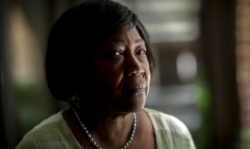 SOBREVIVENTE DA IGREJA DE CHARLESTON DIZ QUE ESTAVA ORANDO DURANTE ...