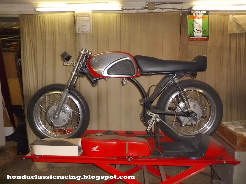 Honda Classic Racing: CB72 racer