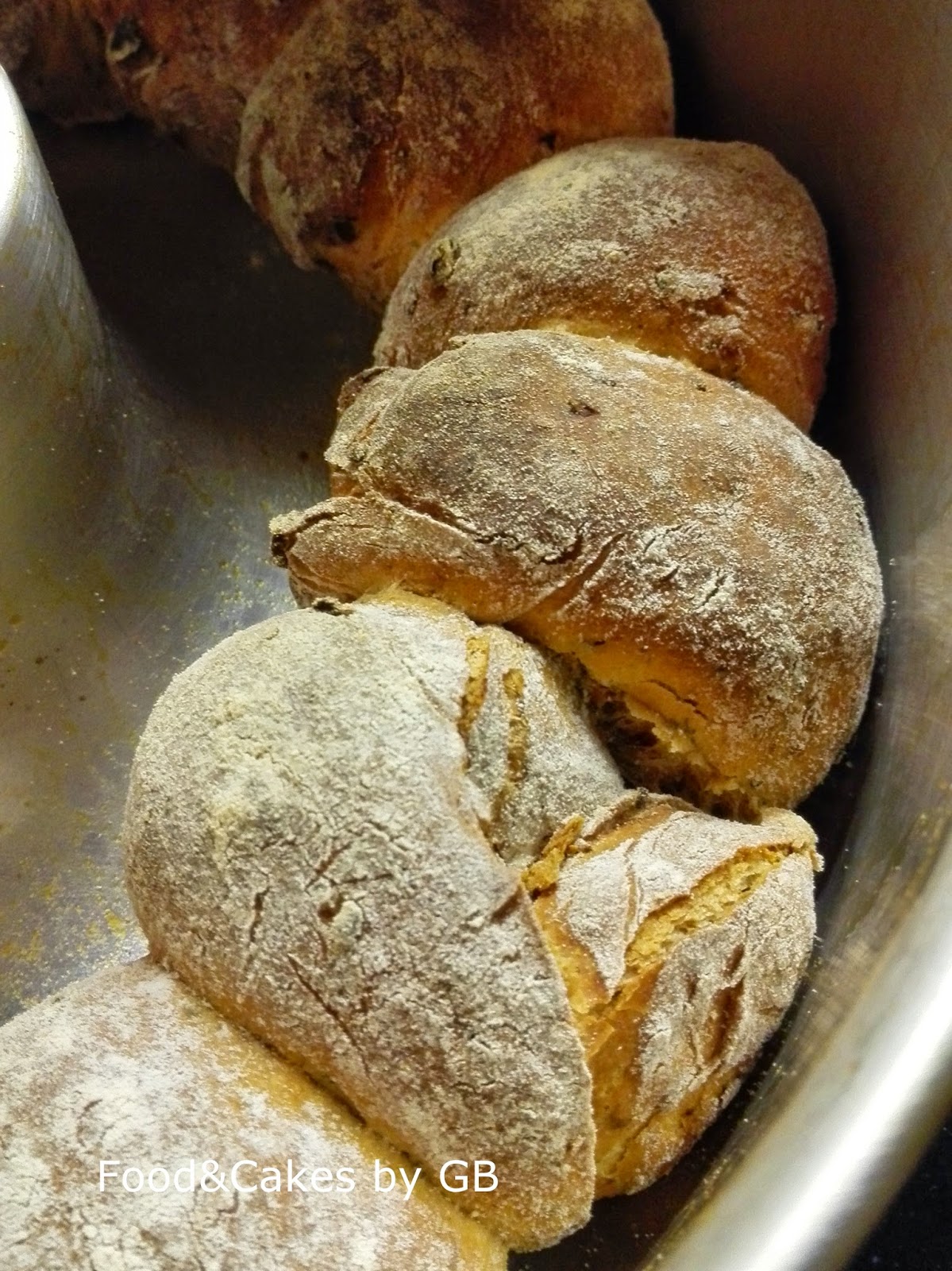 FOOD & CAKES: Bolas de pan de setas y tomates secos con butifarra ...