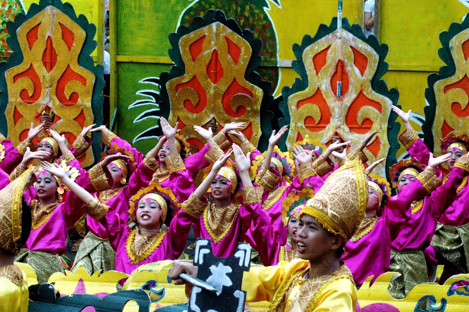 DUDE FOR FOOD: Side Views: Indak Indak sa Kadalanan, Davao's Annual ...