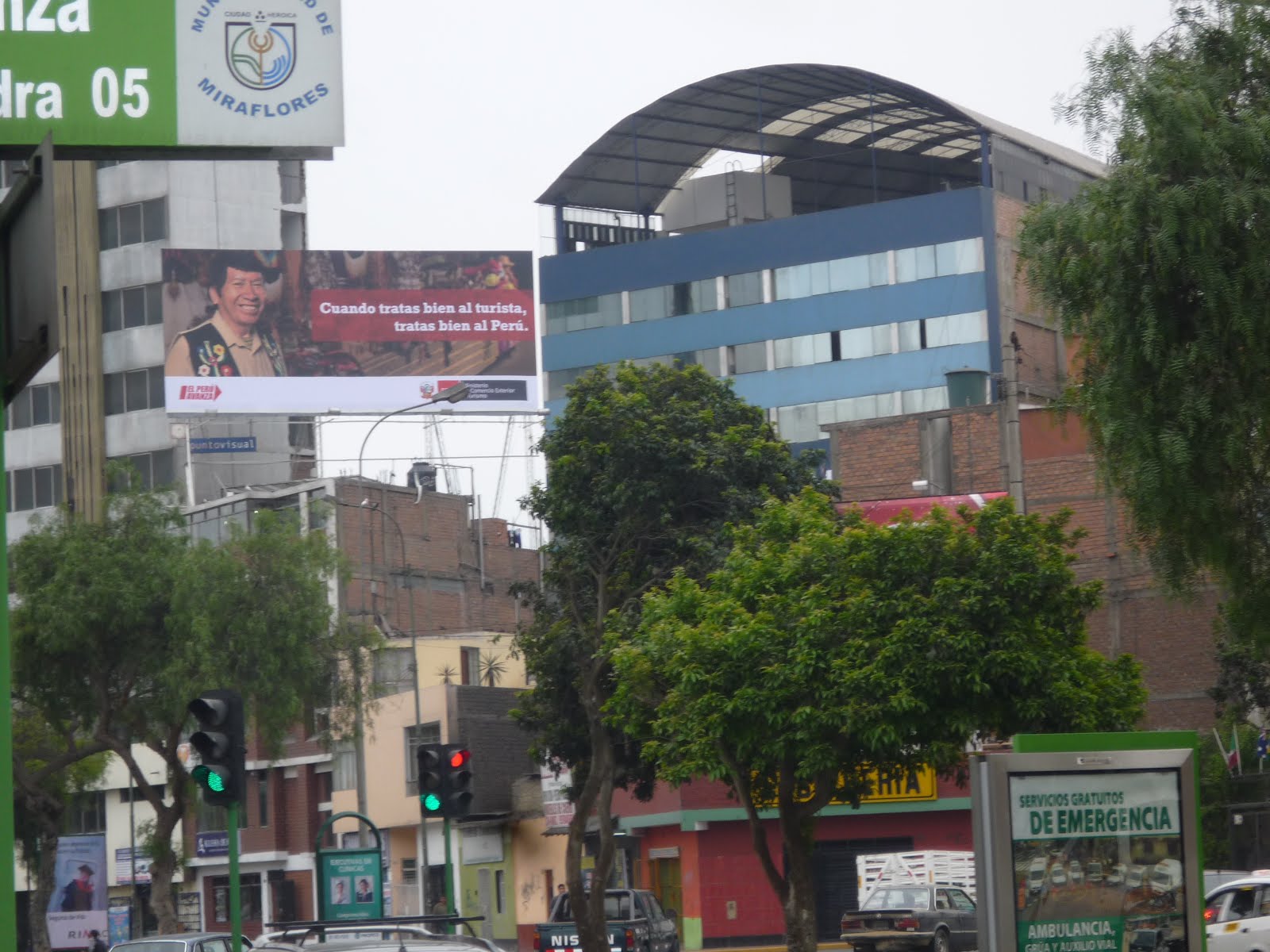 Edificio Ricardo Palma de Surquillo en Lima - Perú: Vistas exteriores