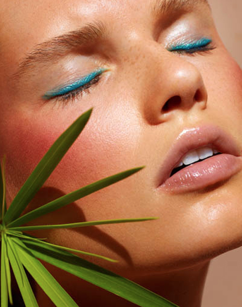 Glitz Bliss: Make-Up Inspiration: Turquoise Eyeliner