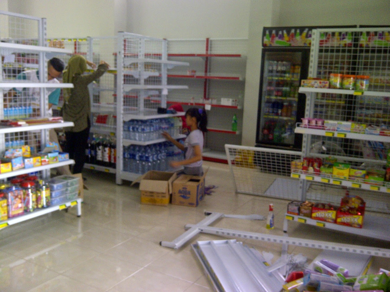 RAK MINIMARKET : PROYEK REFERENSI MINIMARKET