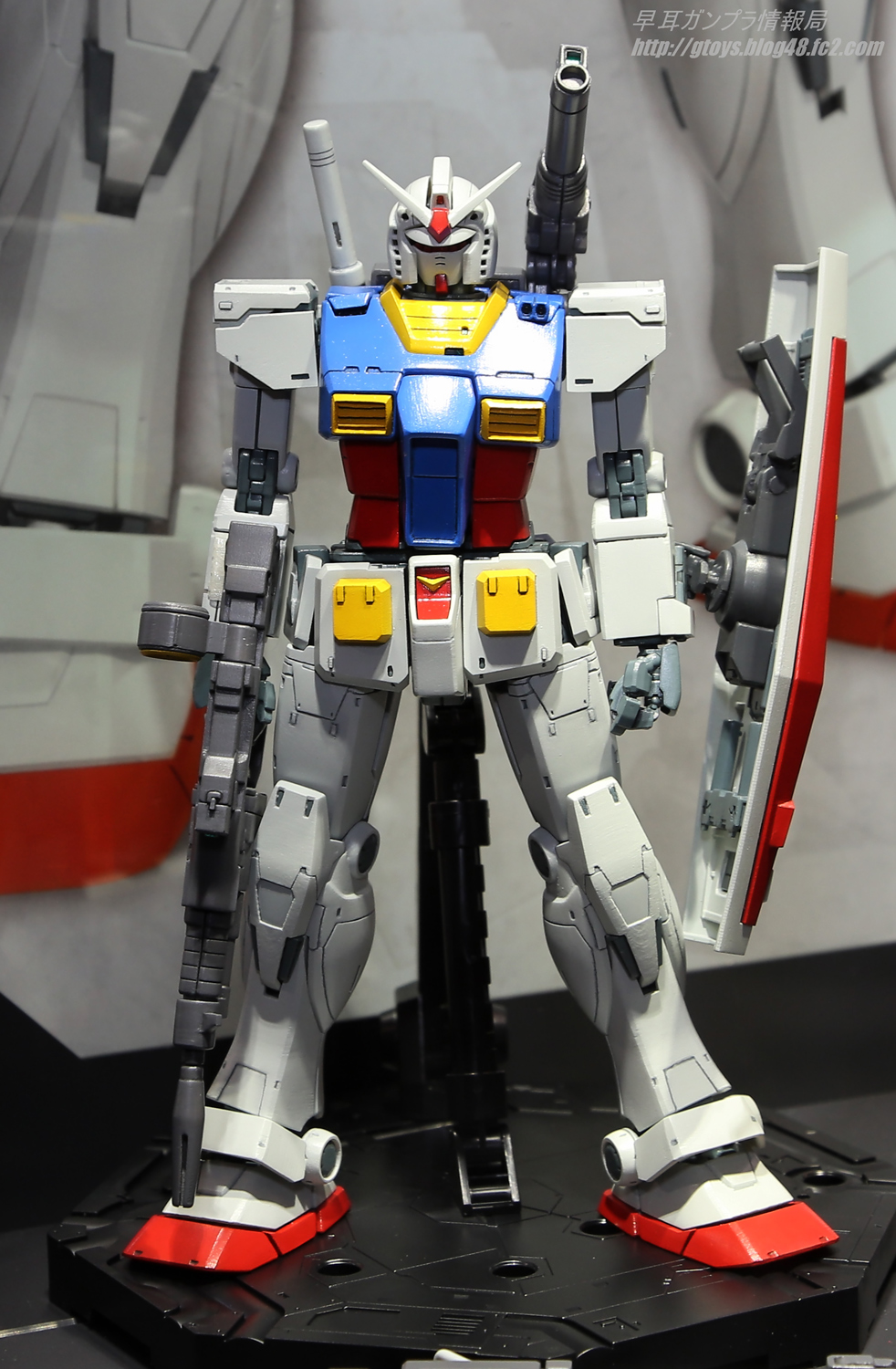 Gundam Family: MG 1/100 RX-78 Gundam [Gundam THE ORIGIN] - On Display ...