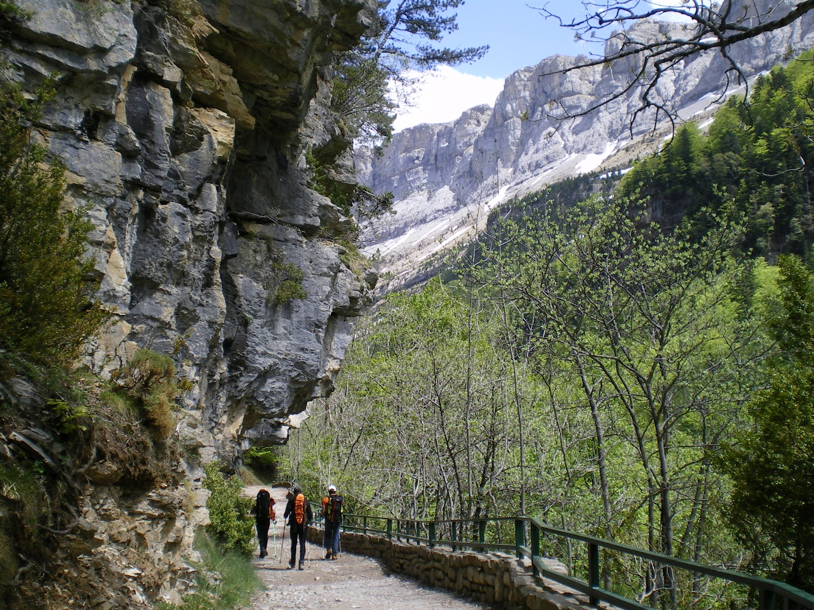 al aire libre: Ascension al Cilindro de Marbore ( 3328 m ).
