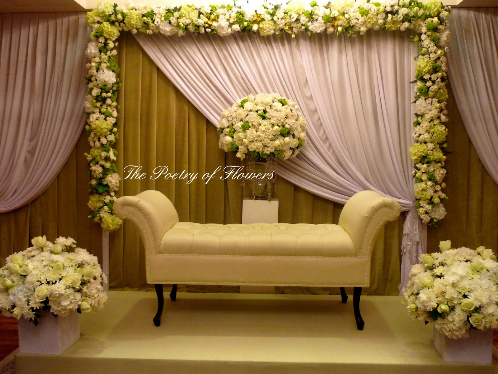 .:Myra Anne:.: Perlukah pelamin tunang & mini pelamin for nikah??