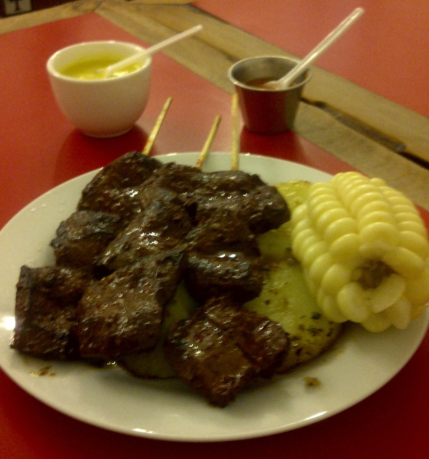 HUARIQUES MONUMENTALES: Parrillada Peruana "PURO CORAZÓN"