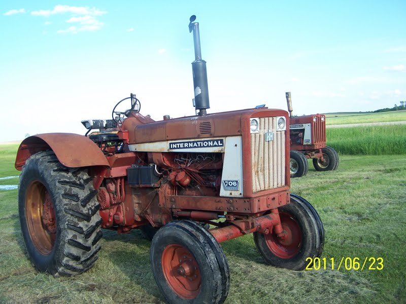 DIFFERENT COLOURED JUNK: IHC 706 wheatland 282 diesel