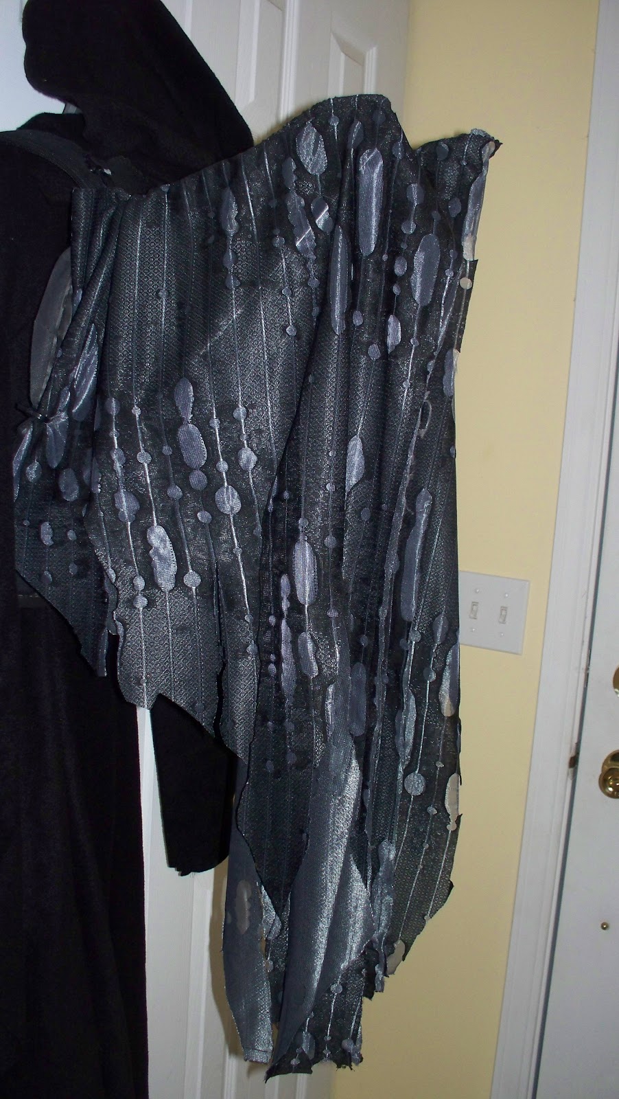 Make Do: DIY Wizard101 Wraith Halloween Costume