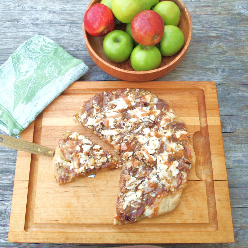 The Alchemist: The Ultimate Caramel Apple Pizza