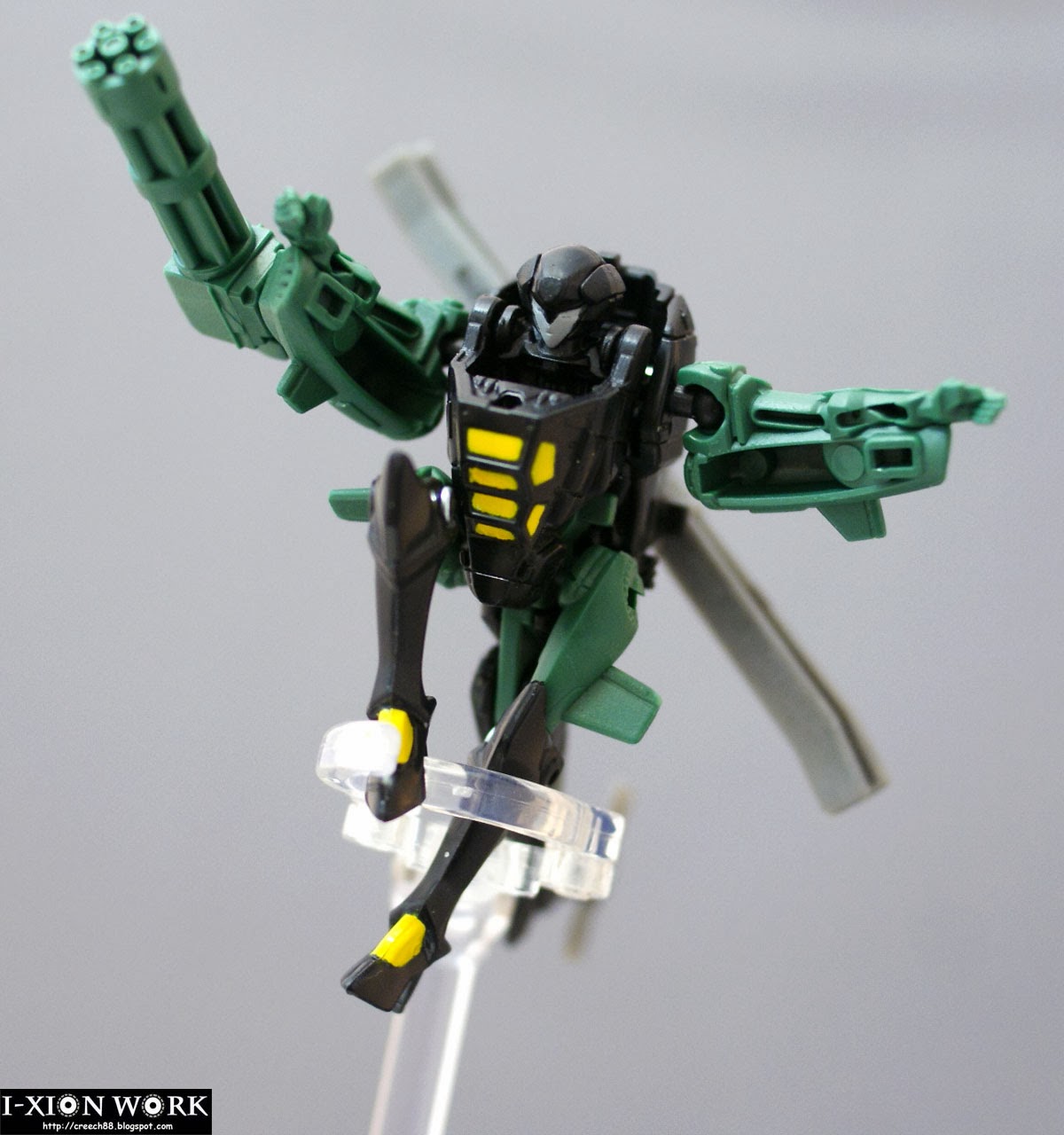 一眼看穿: Transformers Generations Thrilling 30 - Mini-Con Assault Team ...