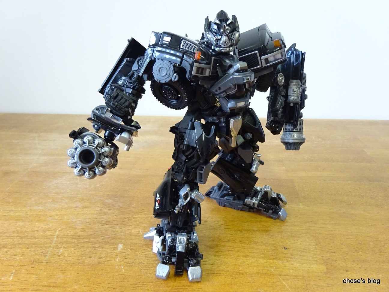 ChCse's blog: Toy Review: Transformers Masterpiece MPM-6 Ironhide