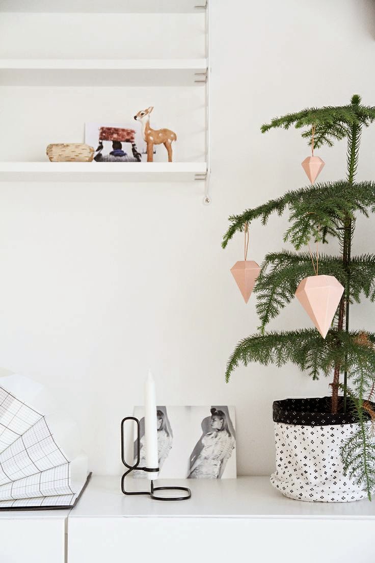 my scandinavian home: A touch of Scandinavian Christmas decorating ...