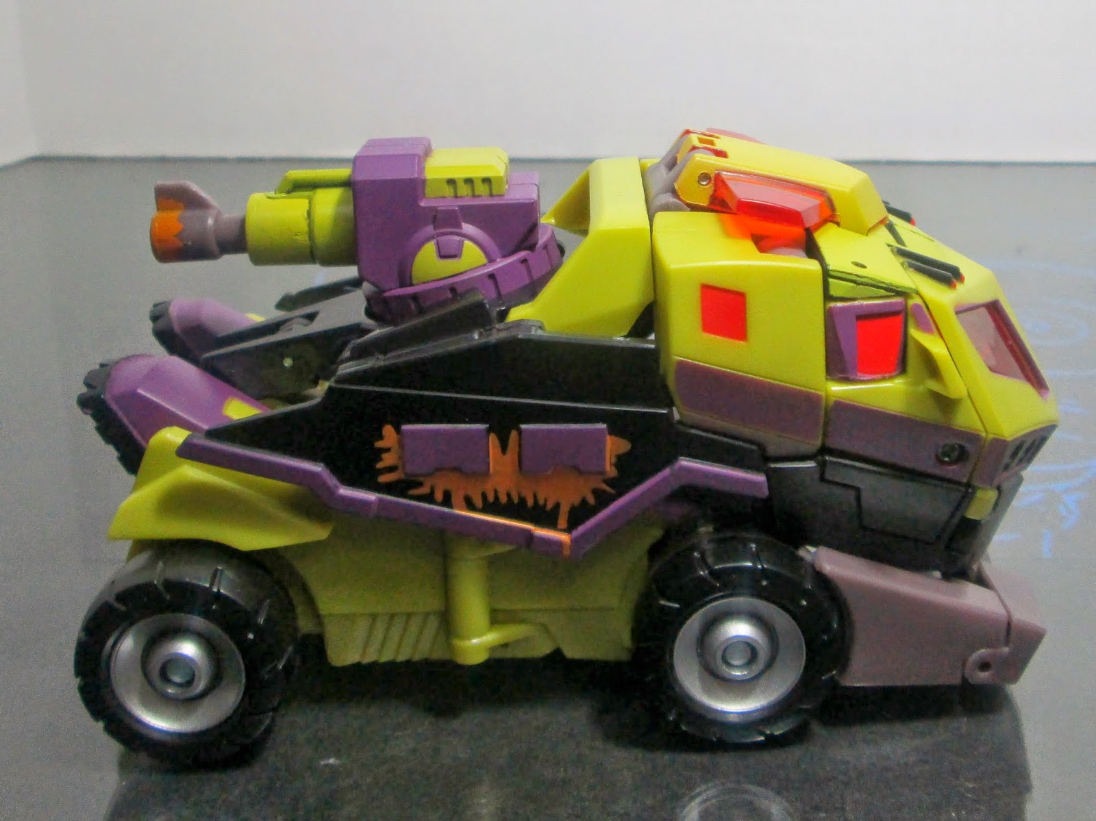 Transformers One Mans Obsession: Botcon Exclusive Decepticon Toxitron ...