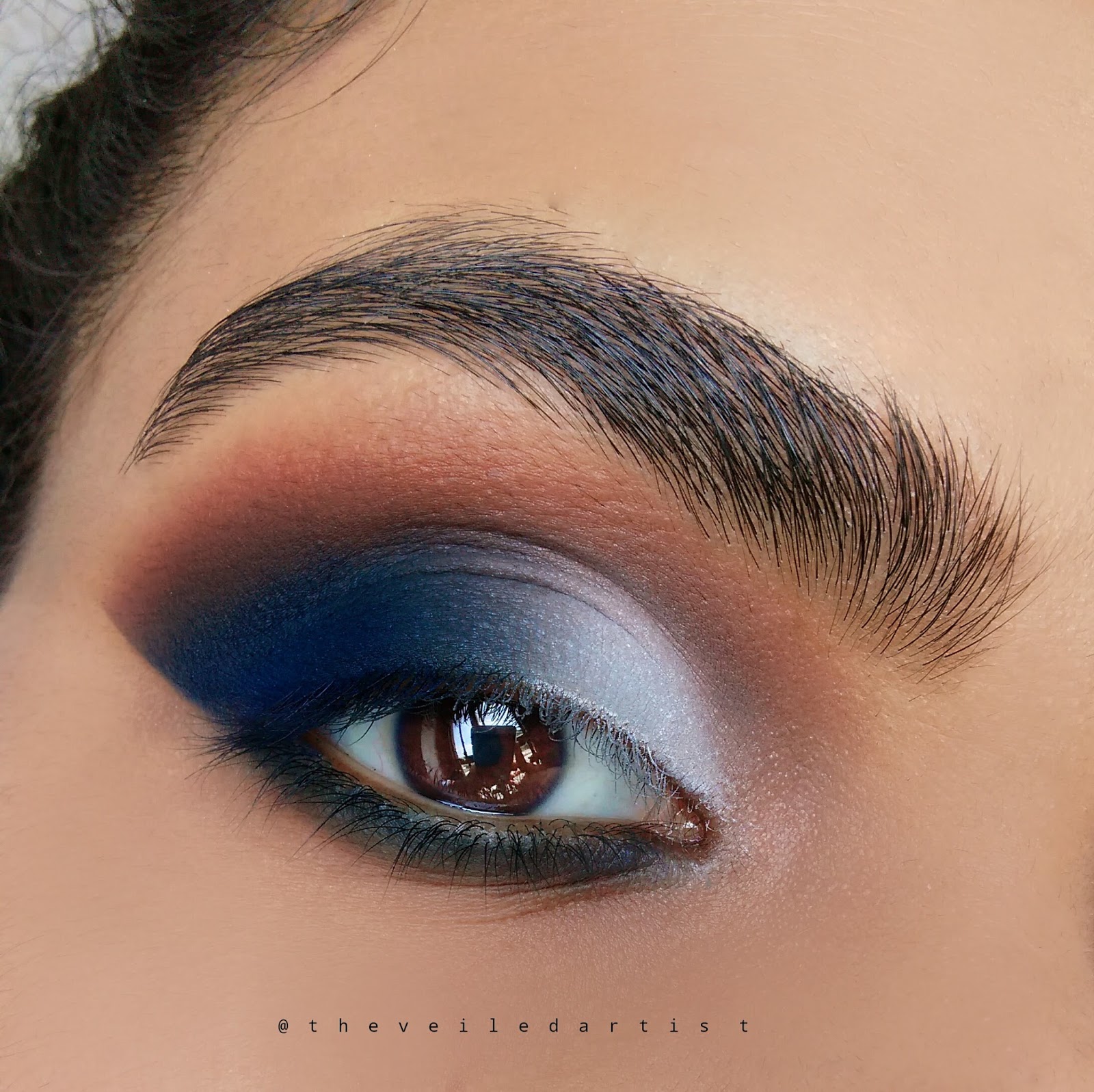 Vampy Navy Blue Gradient Smokey Eyes Tutorial - The Veiled Artist