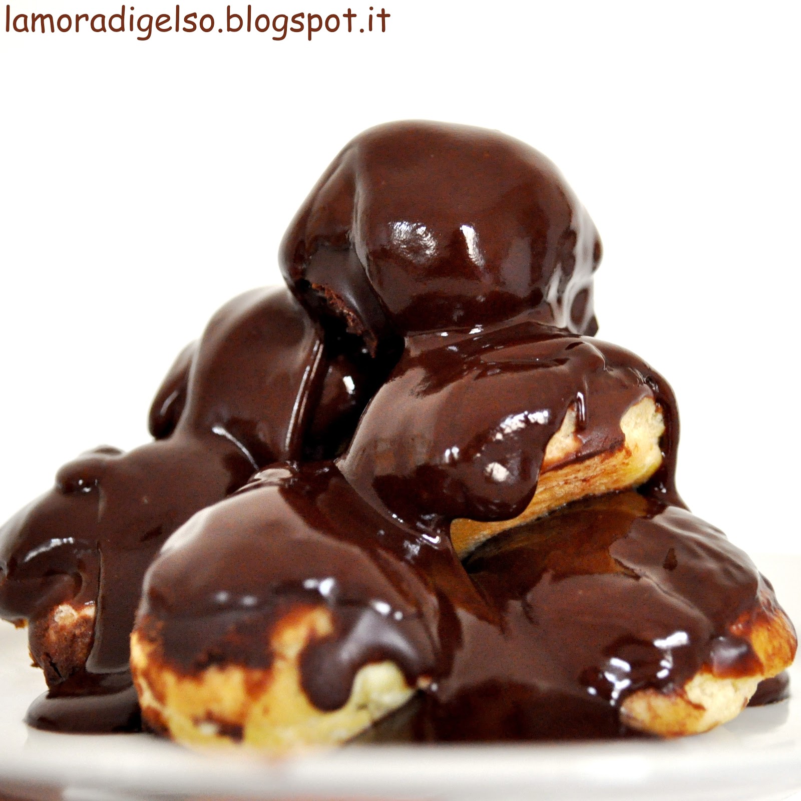 Mora di Gelso: Profiteroles
