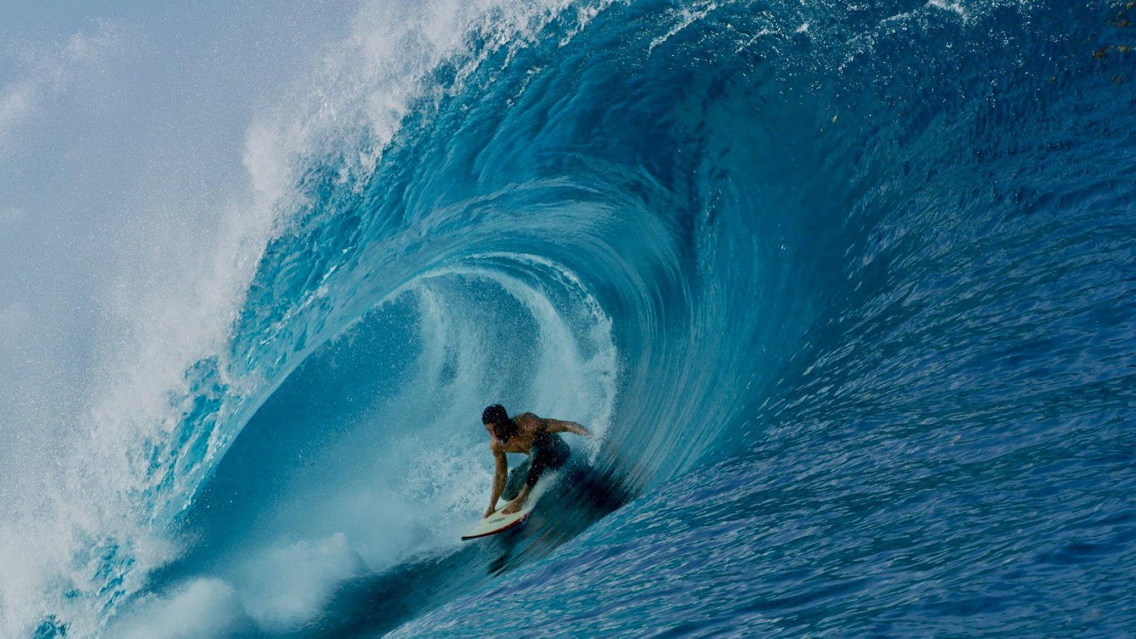 Comienza la temporada en Teahupoo