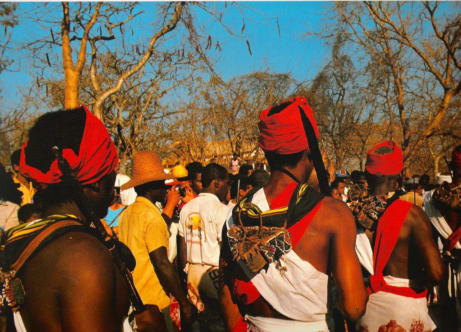 Madagask' Art: BIENVENIDOS, TONGA SOA,
