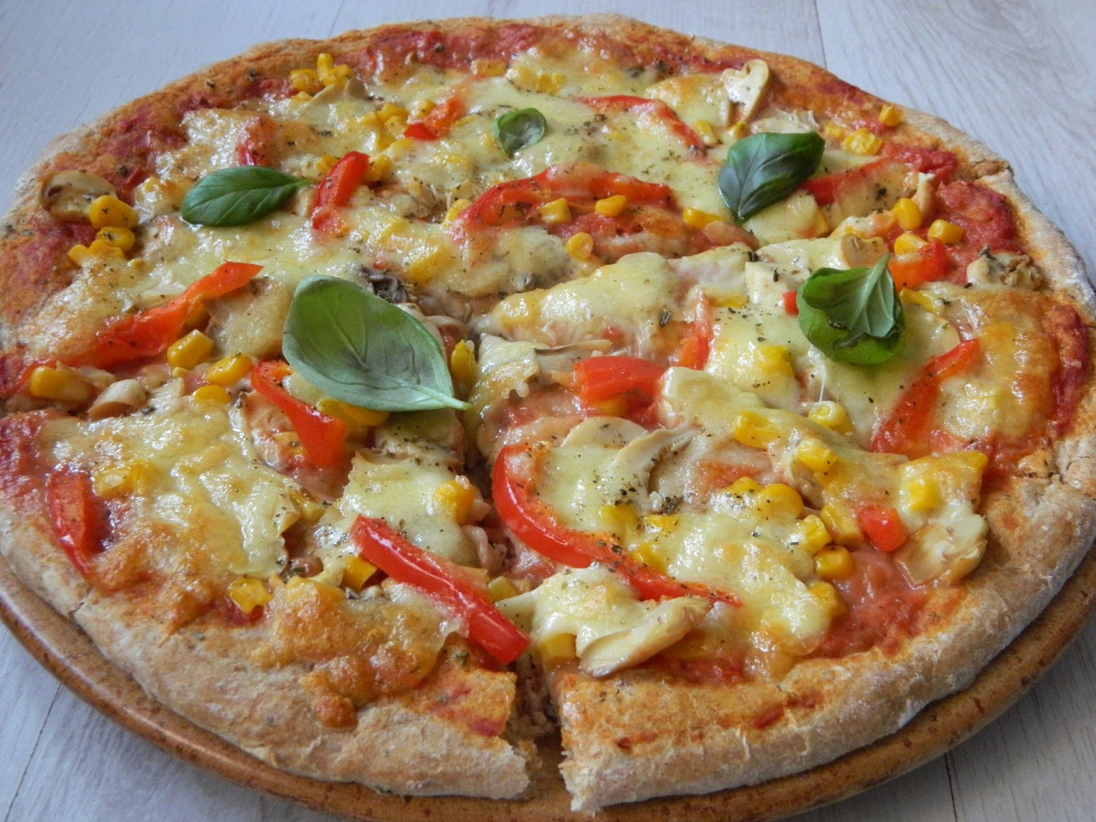 Weekend Passion: Pizza cu blat din faina integrala si legume
