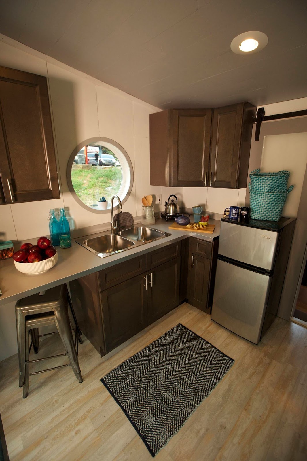 TINY HOUSE TOWN: Pop Up Shop Tiny House (200 Sq Ft)