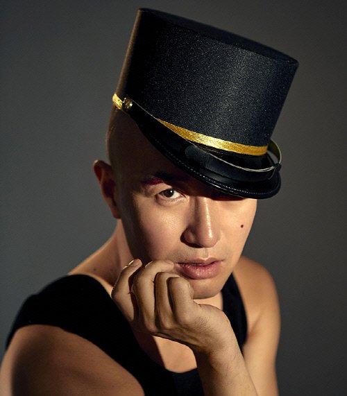 Hong Suk Chun is an icon dressed in black for new pictorial