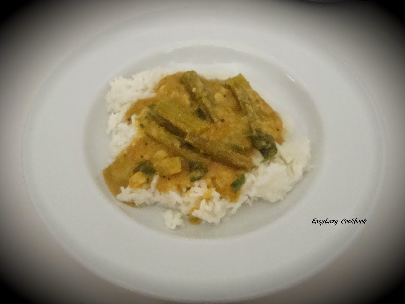 Poorni's Cookbook: Drumsticks (moringa) curry