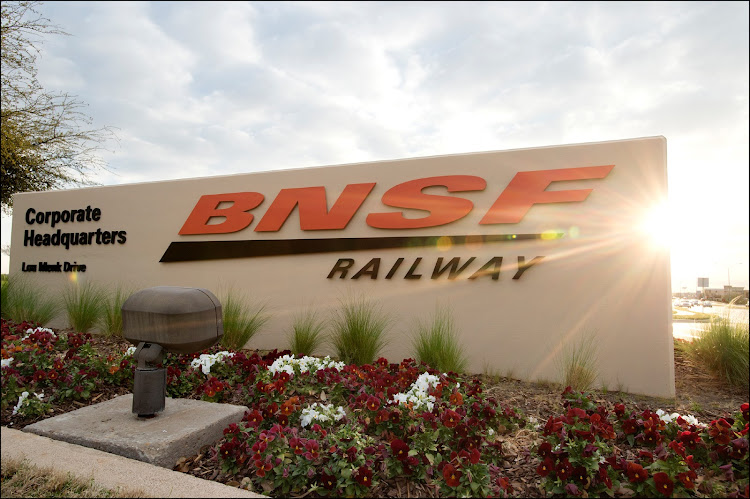 Jeffrey McWhorter Photo Blog: BNSF Corporate Headquarters