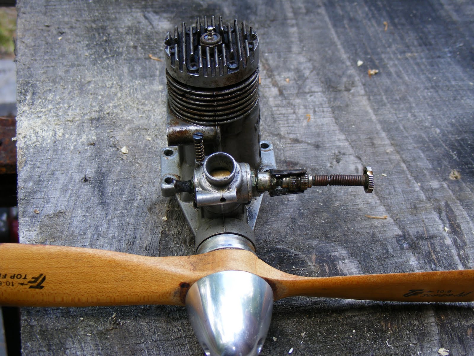 Vintage Model Airplane Engines Running: OS Max H 40 P