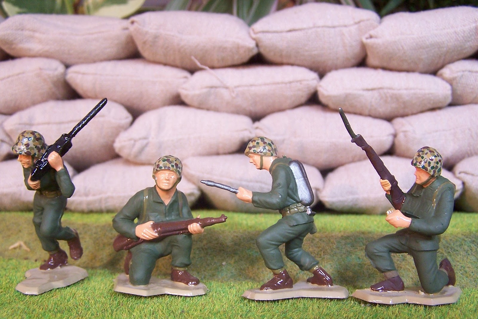 WWII Plastic Toy Soldiers: Marx - Toy Soldiers