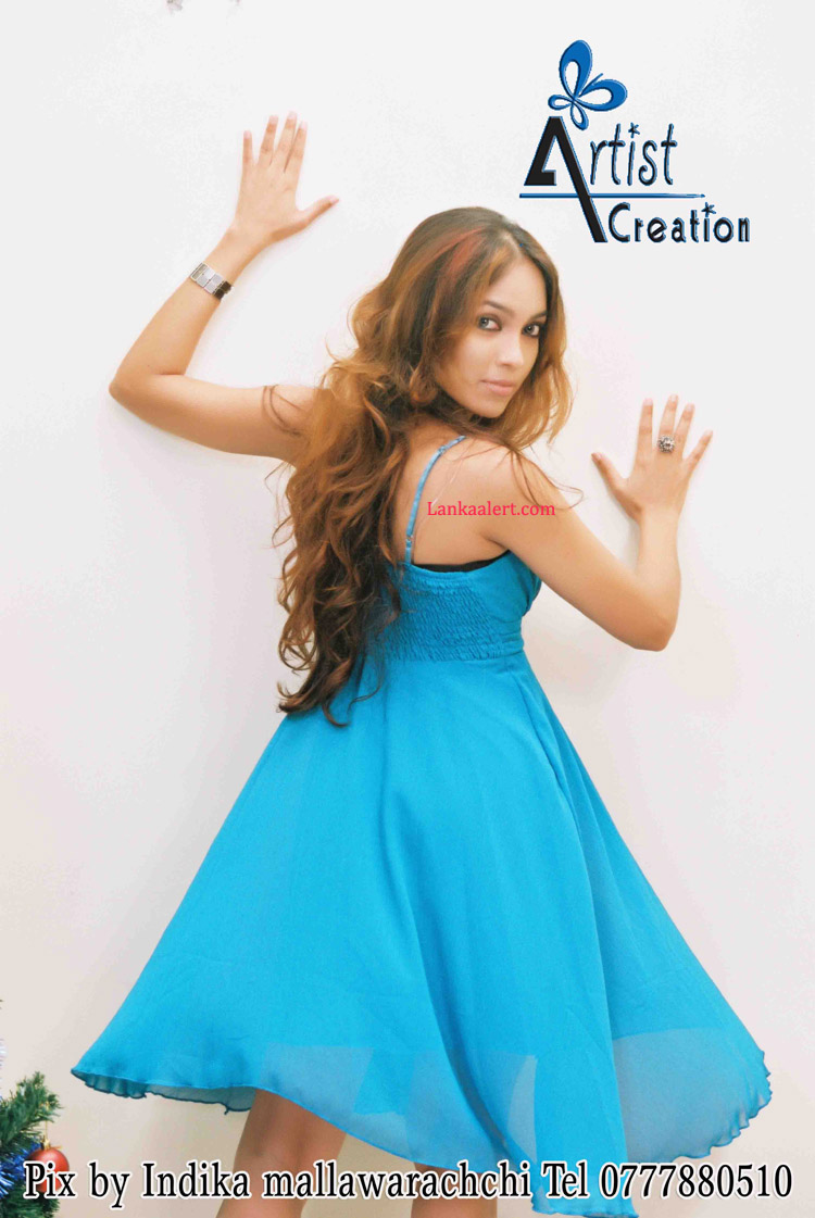 Sri Lanka fashion blog: Sri Lankan popular actress Nirosha Perera