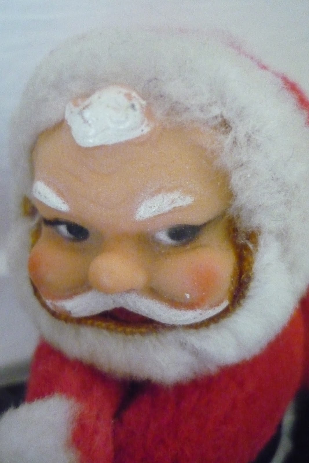 Reflections of a Wrinkled Girl: Ugly Santas